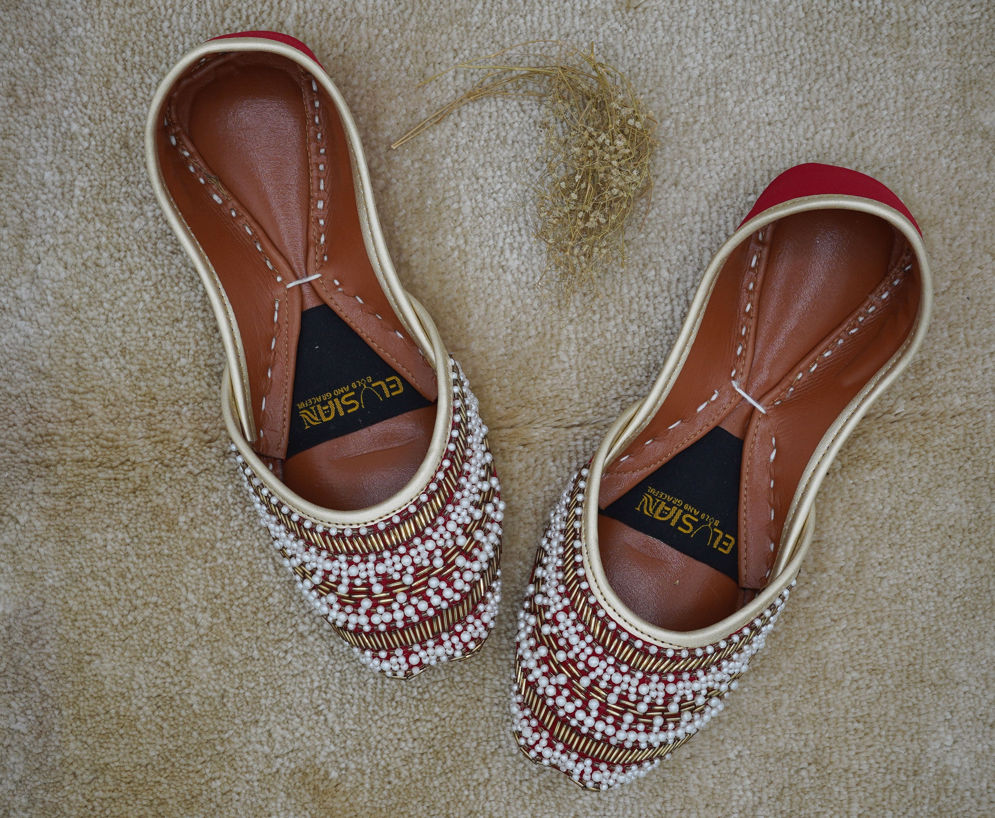 Khussa-EM1-Red – THE ELYSIAN